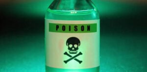 سفاک ماں نے بیٹی کو زہر دے کر مار ڈالا